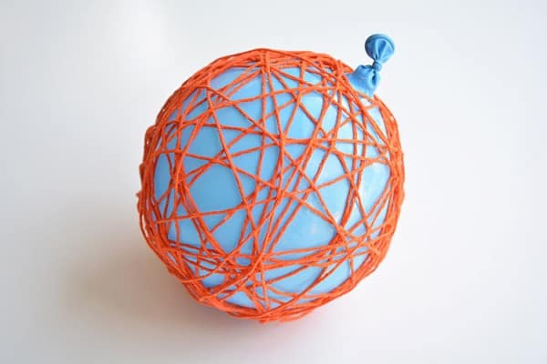 How to Make Yarn Pumpkins Using Balloons
