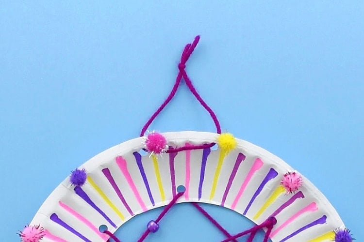 How to Make a Dreamcatcher | DIY Dreamcatcher Using Paper Plates
