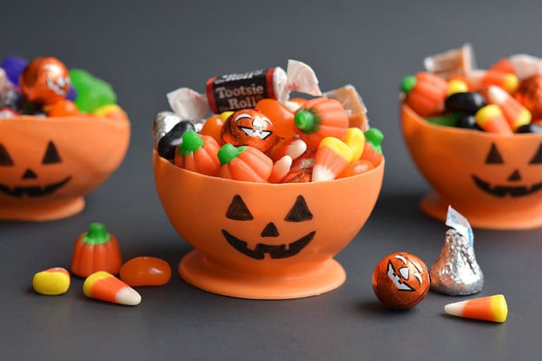 Candy Melt Pumpkin Bowls | Edible Jack-o-Lantern Candy Cups