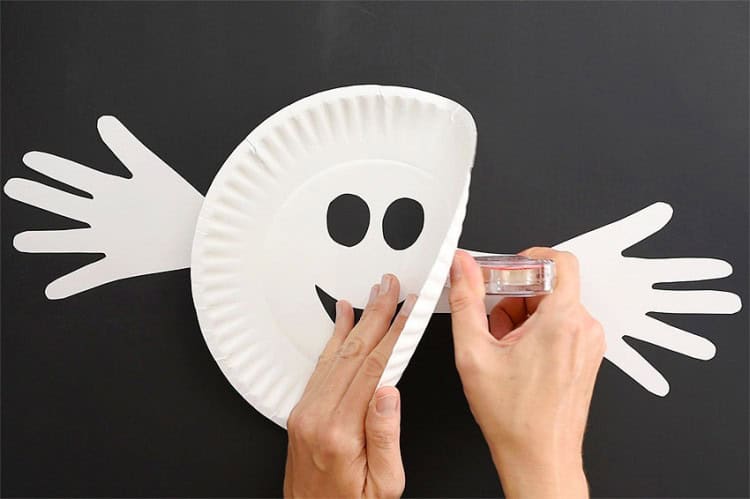 How to Make a Paper Plate Ghost | Ghost Handprint Craft