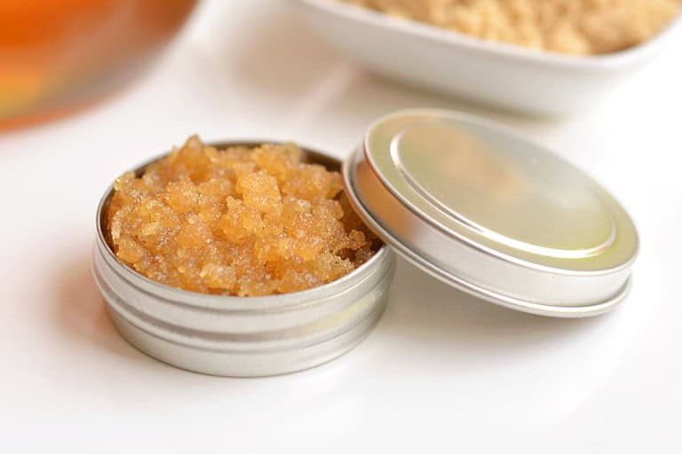 DIY Lip Scrub | Easy Homemade Lip Scrub Recipe