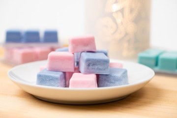 How to Make Wax Melts | DIY Scented Soy Wax Melts