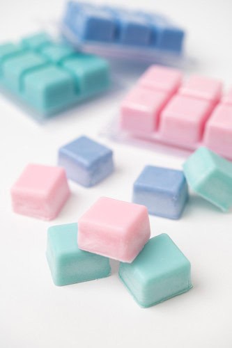 How to Make Wax Melts | DIY Scented Soy Wax Melts