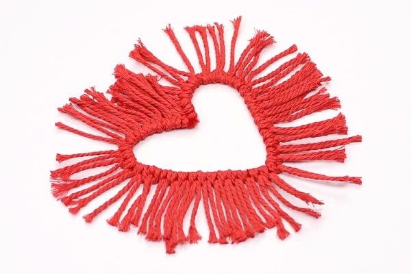 Macrame Heart | Easy Macrame Hearts for Valentine's Day