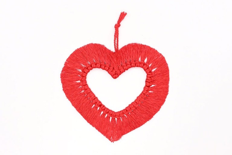 Macrame Heart | Easy Macrame Hearts for Valentine's Day