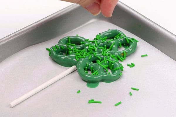 Pretzel Shamrocks | Easy St. Patrick's Day Treats