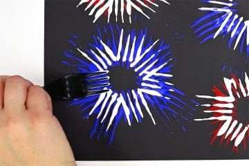 Fork Painted Fireworks Craft | Easy 4th of July Craft for Kids