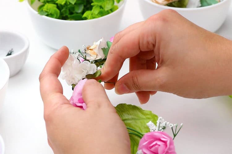 How to Make a Flower Crown | DIY Flower Crowns