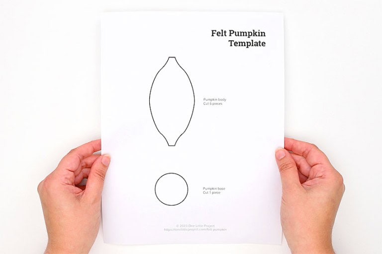 Free Felt Pumpkin Pattern | Cute and Easy DIY Pumpkins