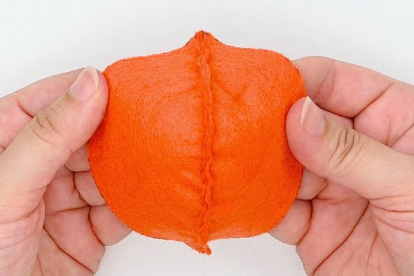 Free Felt Pumpkin Pattern | Cute and Easy DIY Pumpkins