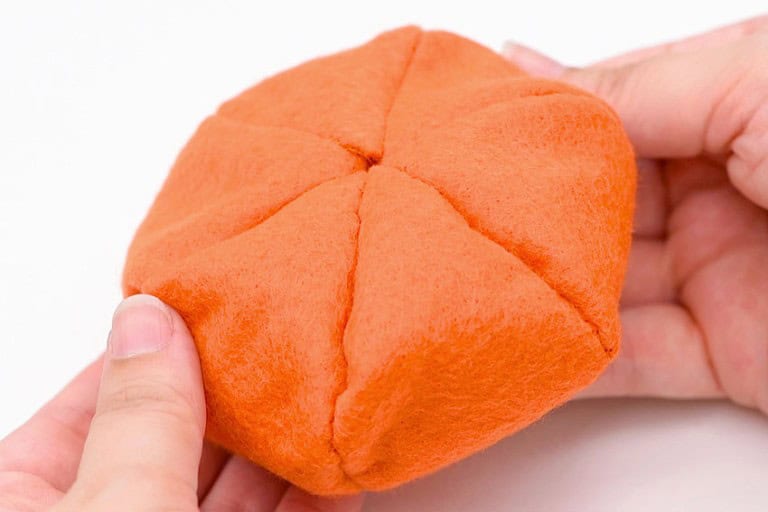 Free Felt Pumpkin Pattern | Cute and Easy DIY Pumpkins