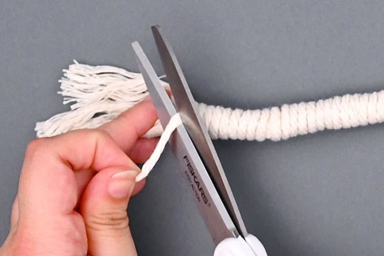 Macrame Ghost | Cute and Easy Halloween Macrame Idea