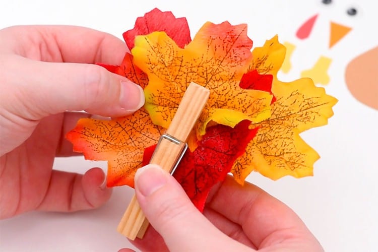 DIY Thanksgiving Place Cards | Turkey Place Card Holders