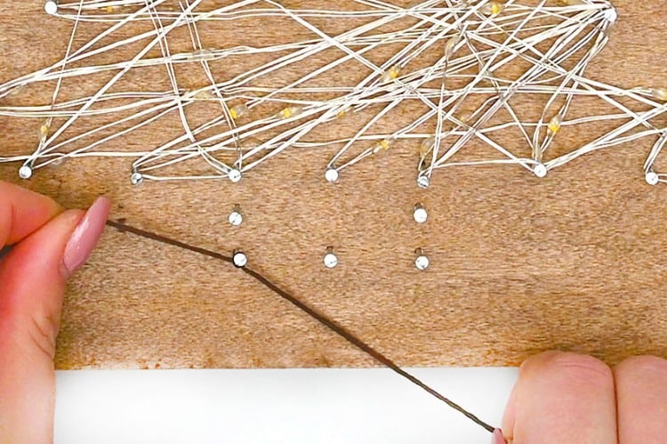Christmas Tree String Art | Free Template for a String Art Christmas Tree
