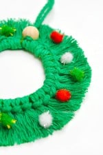 Macrame Christmas Wreath | DIY Macrame Christmas Ornaments