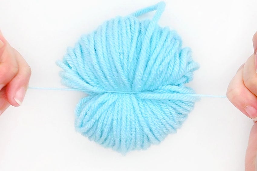 How to Make a Pom Pom: A Step by Step Guide: A Step By Step Guide (With ...