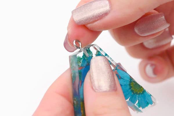 DIY Resin Keychain | How to Make Resin Letter Keychains