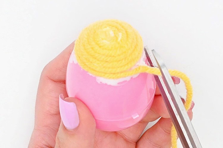 Yarn Easter Eggs | DIY Yarn Wrapped Easter Eggs