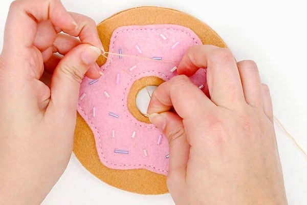 Felt Donuts Pattern | How to Make a Felt Donut (Free Template!)