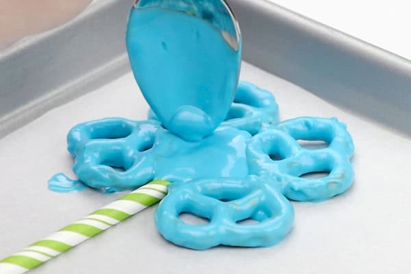 Flower Pretzels | Fun and Easy Pretzel Flower Snack