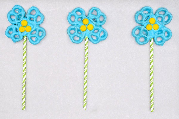 Flower Pretzels | Fun and Easy Pretzel Flower Snack