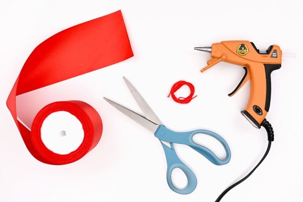 How to Make a Bow | How to Tie a Bow with Ribbon (4 Easy Ways!)