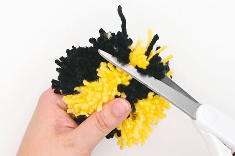 Pom Pom Bees | How to Make a Bee Pom Pom Craft