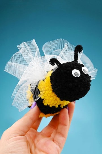 Pom Pom Bees | How to Make a Bee Pom Pom Craft