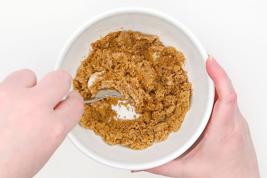 DIY Body Scrub | Easy Cinnamon and Brown Sugar Scrub Recipe