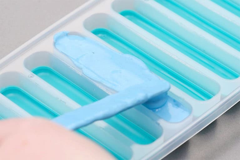 How to Make Sidewalk Chalk | Easy DIY Sidewalk Chalk Recipe
