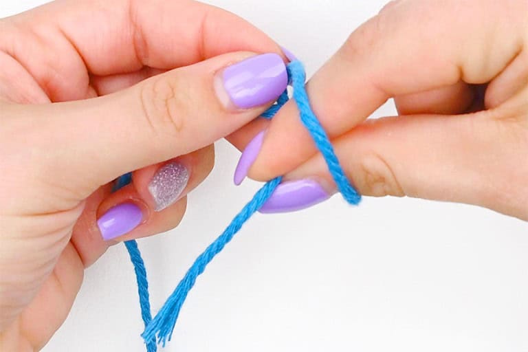 How to Tie a Slip Knot | Easy Slip Knot for Crochet and Knitting