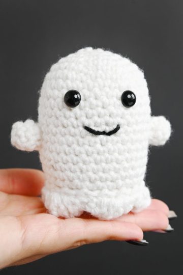 Crochet Ghost | Free Crochet Ghost Pattern