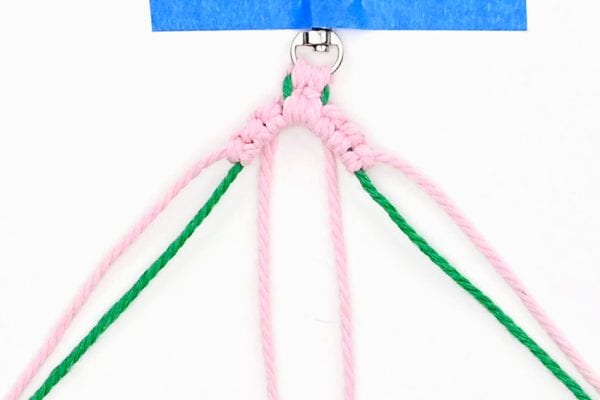 Macrame Flower Keychain | Easy Daisy Macrame Keychain Pattern