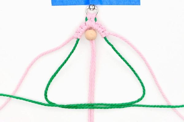 Macrame Flower Keychain | Easy Daisy Macrame Keychain Pattern