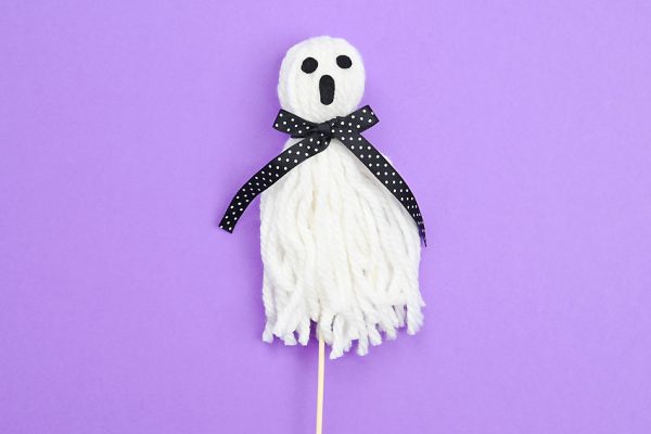 Yarn Ghost Craft | Fun and Easy Tassel Ghosts
