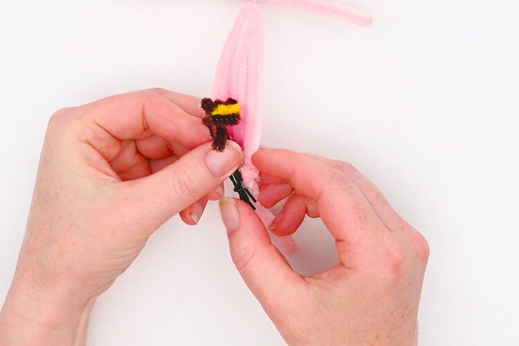 Pipe Cleaner Lily - Easy Flower Craft with Pipe Cleaners