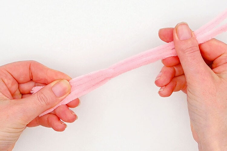 Pipe Cleaner Lily - Easy Flower Craft with Pipe Cleaners