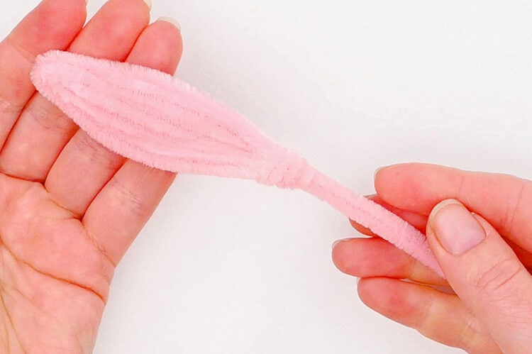 Pipe Cleaner Lily - Easy Flower Craft with Pipe Cleaners