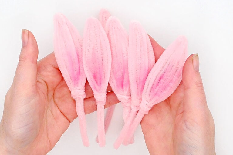 Pipe Cleaner Lily - Easy Flower Craft with Pipe Cleaners