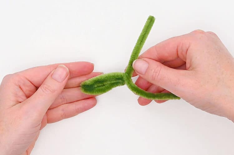 DIY Pipe Cleaner Rose - How to Make Flowers from Pipe Cleaners