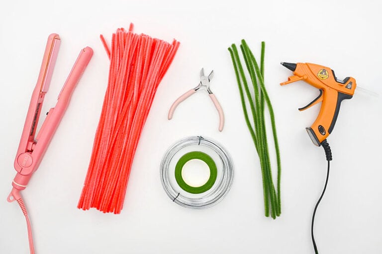 DIY Pipe Cleaner Rose - How to Make Flowers from Pipe Cleaners