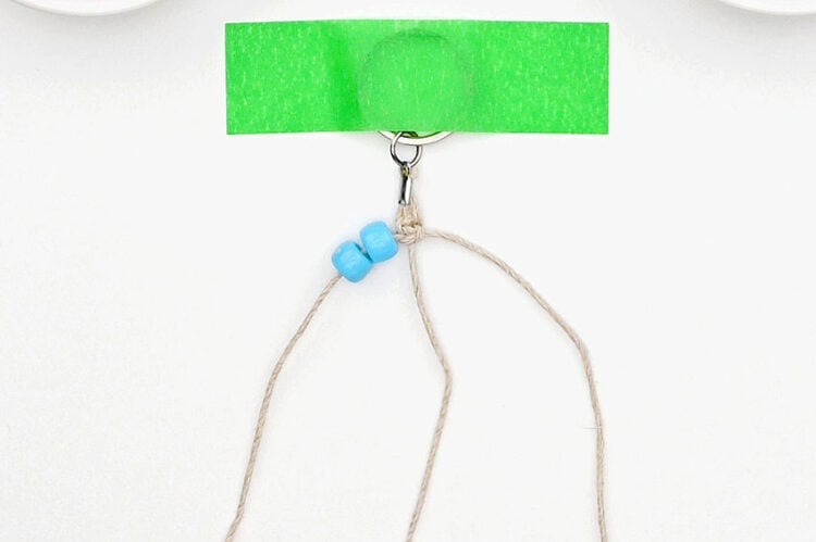 Pony Bead Flower Keychain - Easy DIY Beaded Keychain Craft