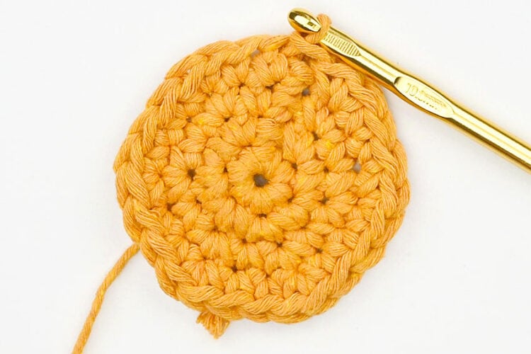 Free Crochet Basket Pattern - Easy Tutorial for Beginners