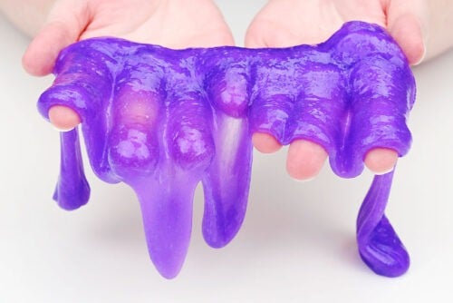 How to Make Ghost Slime - Glow in the Dark Slime for Halloween