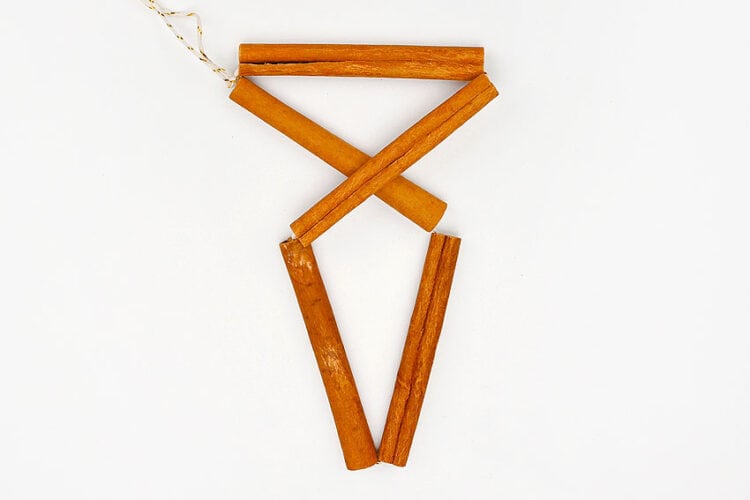 Cinnamon Stick Star Ornaments - Cute & Easy Christmas DIY