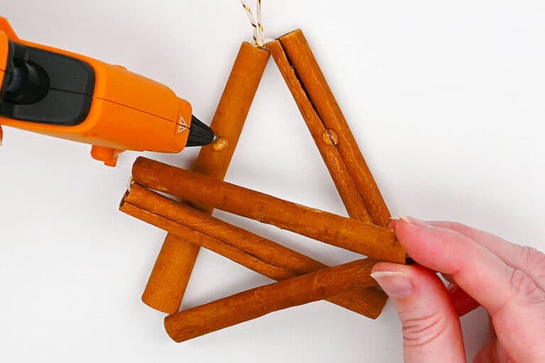 Cinnamon Stick Star Ornaments - Cute & Easy Christmas DIY