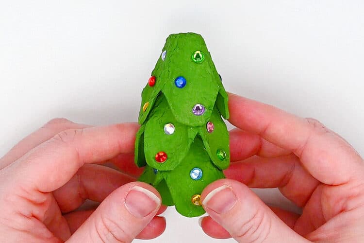 Egg Carton Christmas Tree - Easy Recycled Holiday Craft
