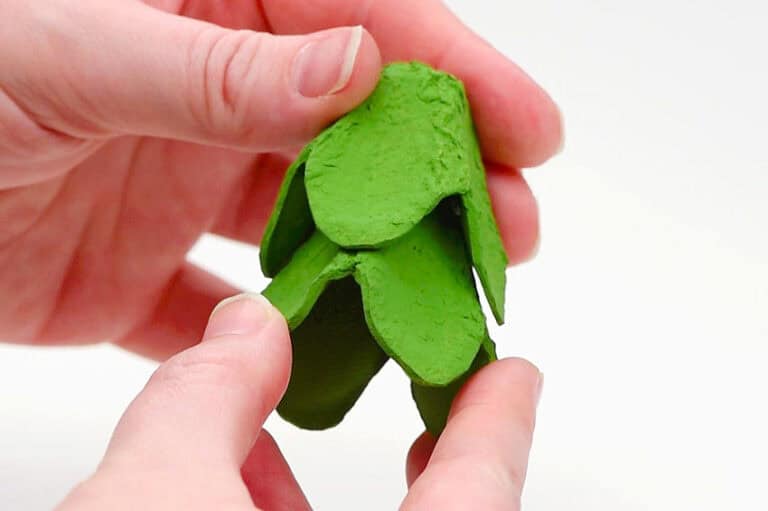 Egg Carton Christmas Tree - Easy Recycled Holiday Craft