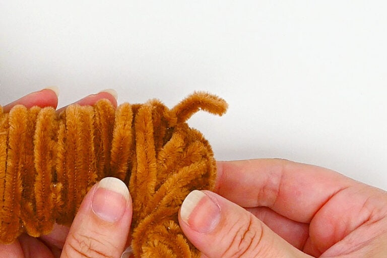 Pipe Cleaner Reindeer - Fun & Easy Christmas Craft