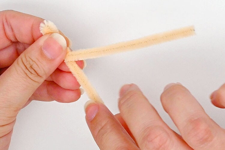 Pipe Cleaner Reindeer - Fun & Easy Christmas Craft